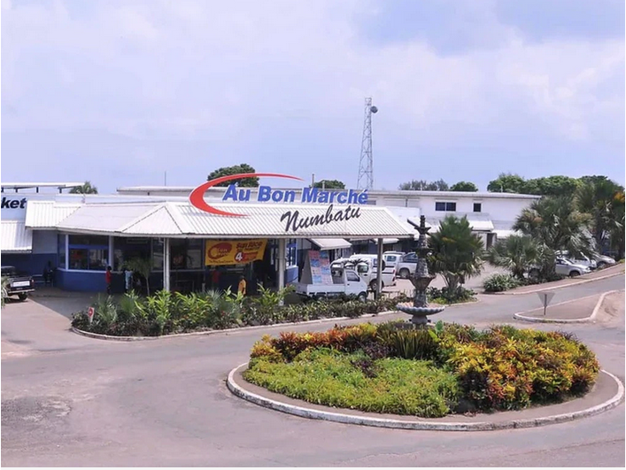 Vanuatu Business Review » A Vanuatuan supermarket matriarch gifted her ...