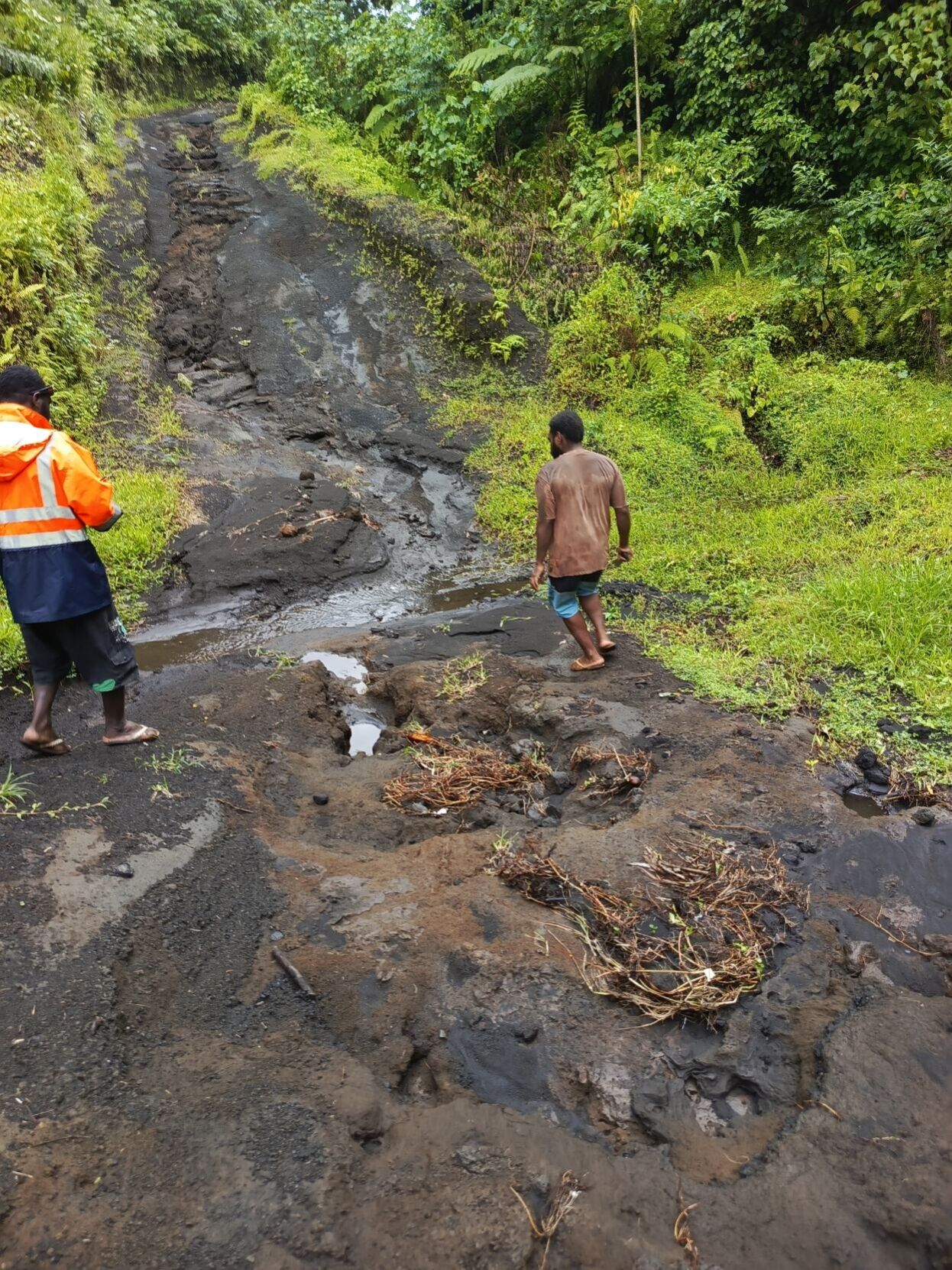 Vanuatu Business Review » Southeast Ambrym’s road crisis